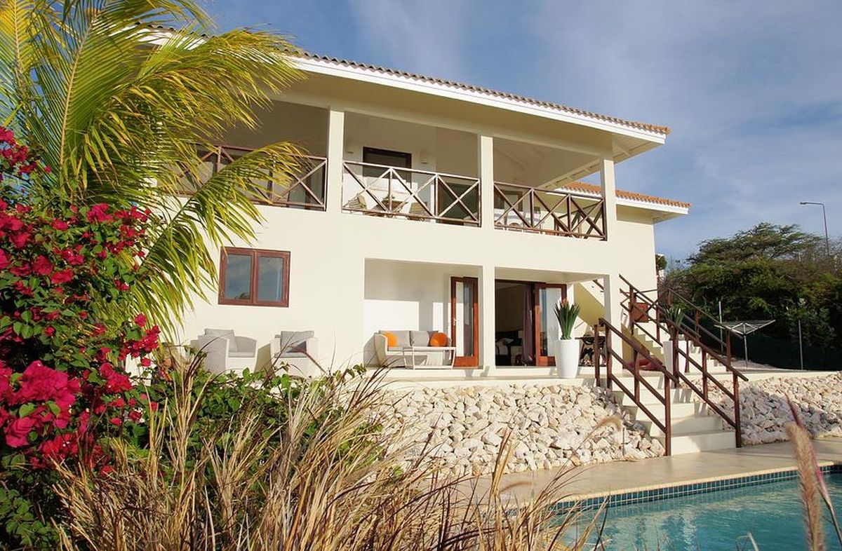 CuraHouseCare Makelaar voor koop en huur huizen op Curacao