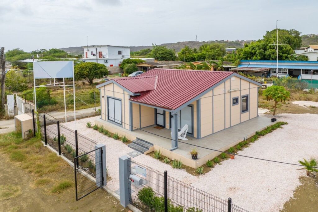 Prefab woningen | Curahousecare, woningen op Curacao